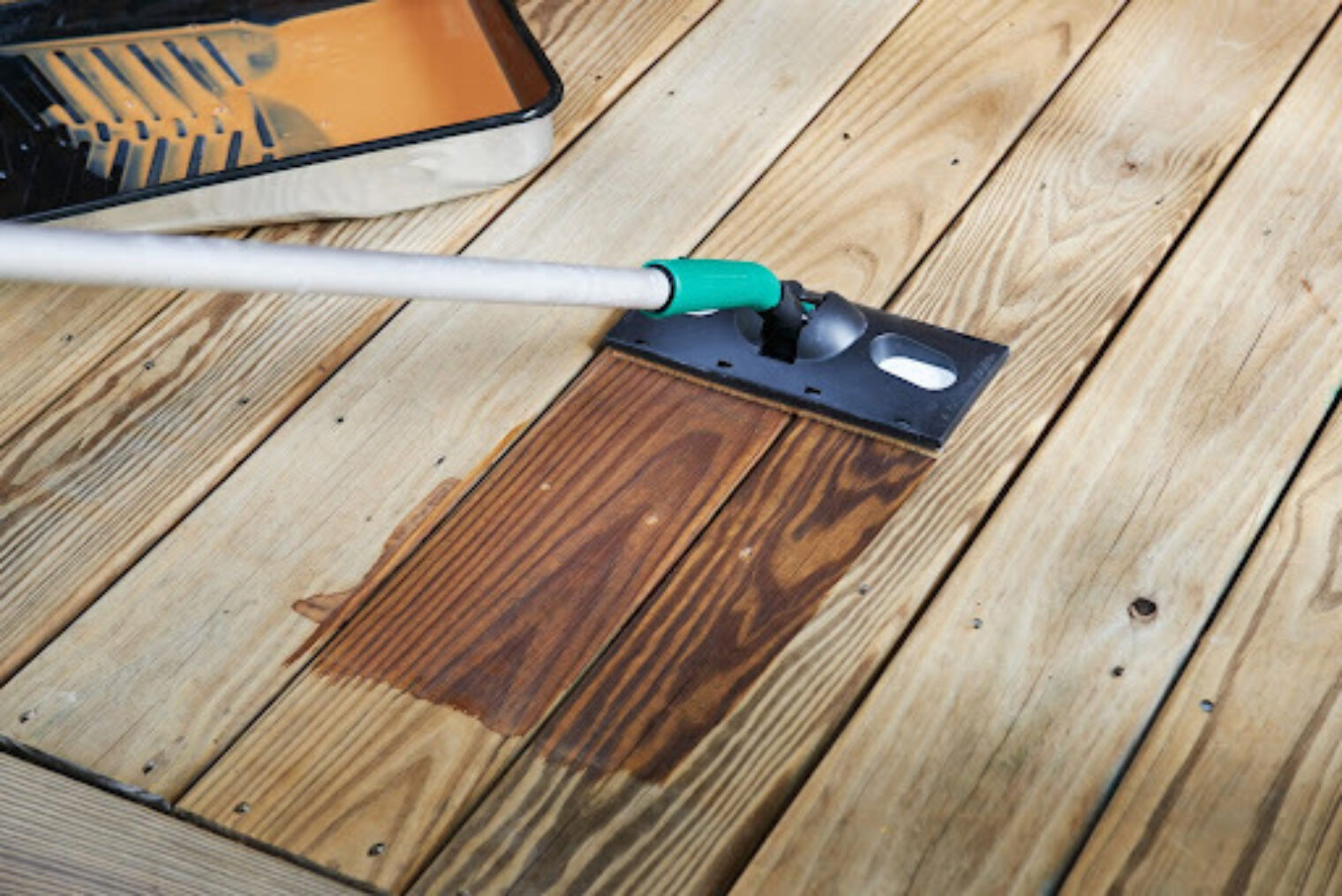 Transparent vs Semi Transparent Deck Stain: Main Differences